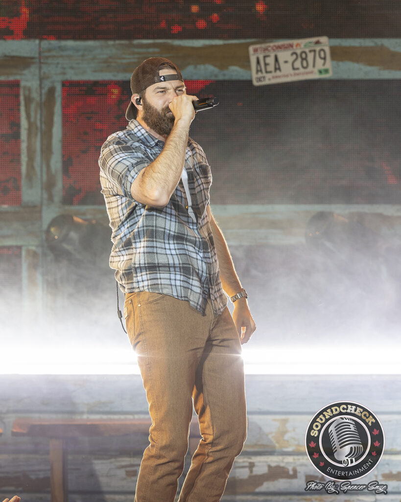 » Dierks Bentley – Gravel & Gold tour stopped at the Budweiser Stage